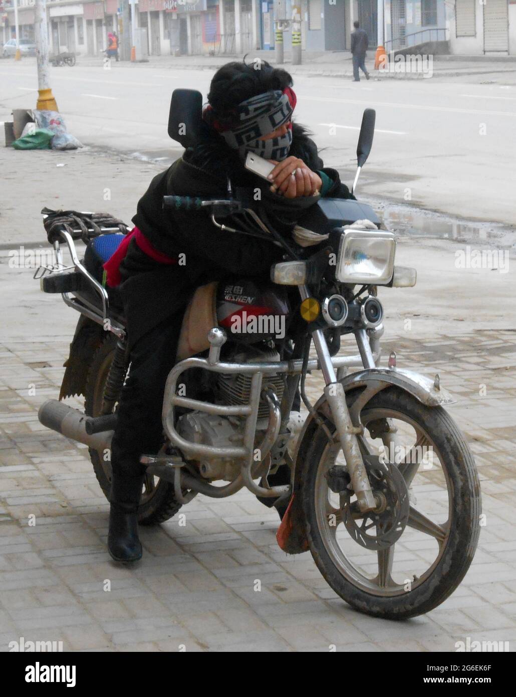 Amdo man hi-res stock photography and images - Alamy