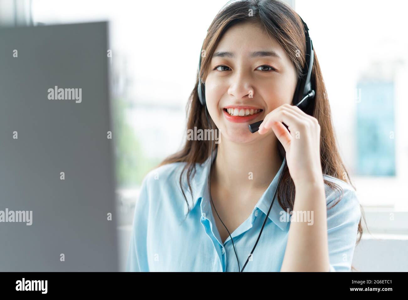 Female operator hi-res stock photography and images - Alamy