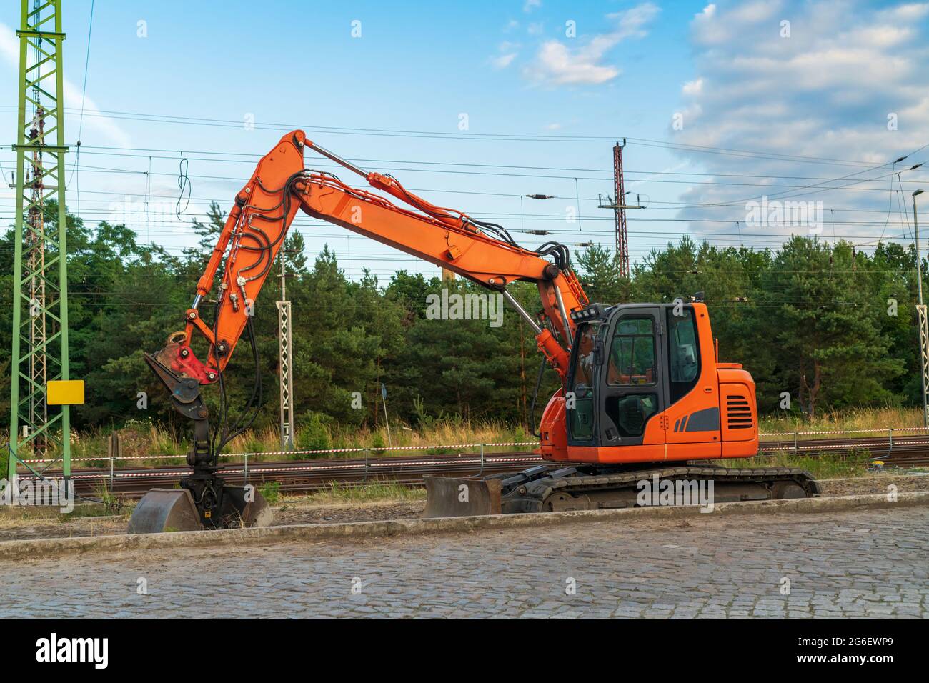 Crawler excavator hi-res stock photography and images - Alamy