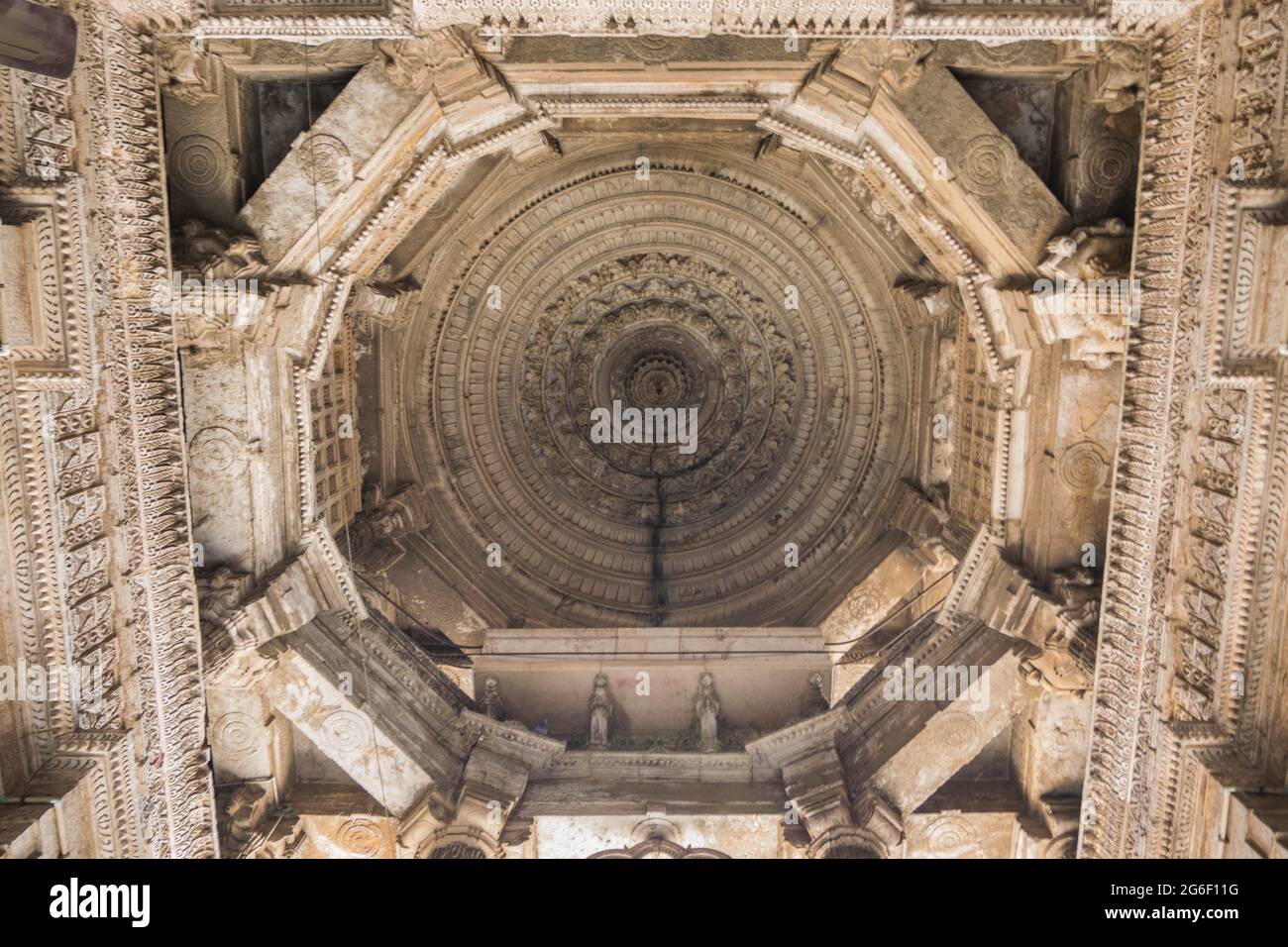 Intricate architectural design of the ceiling at the Jama Masjid in ...