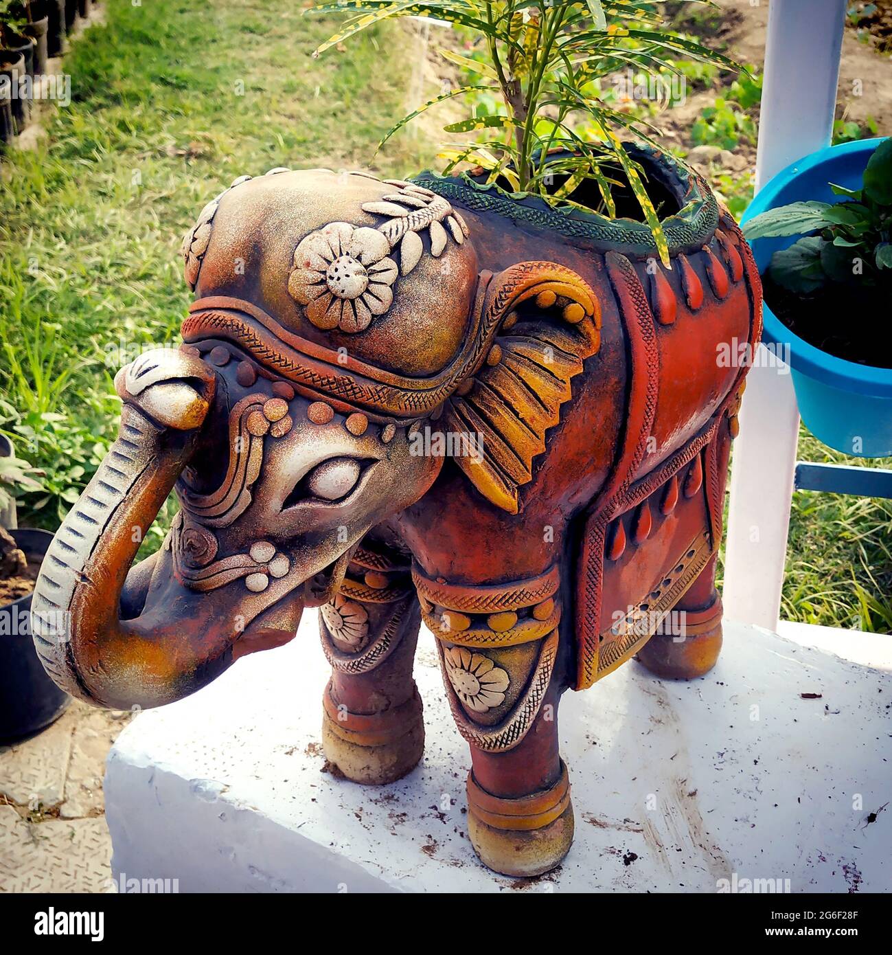 Beautiful shot elephant statue hi-res stock photography and images - Alamy