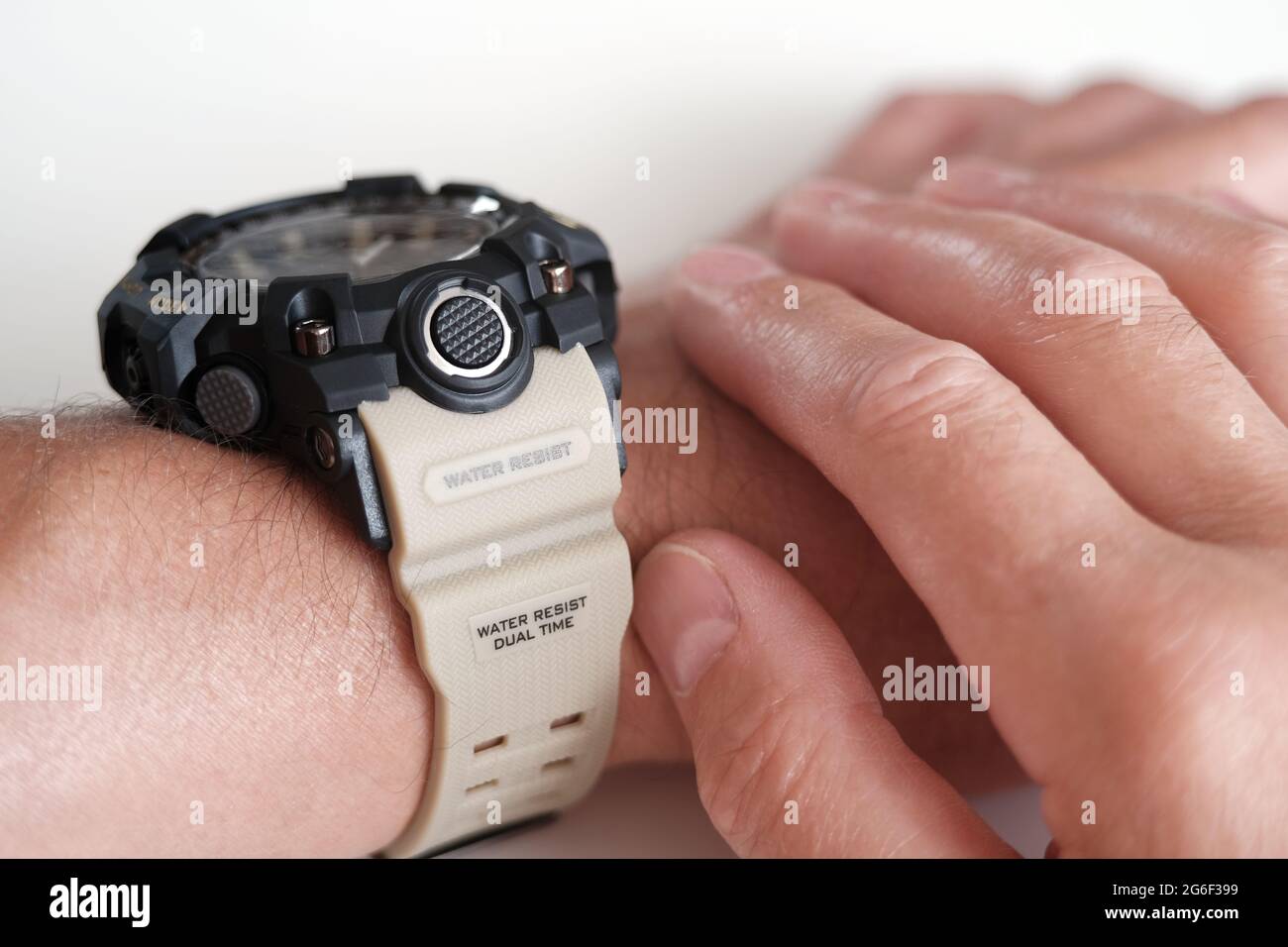 Using a stopwatch hi-res stock photography and images - Alamy