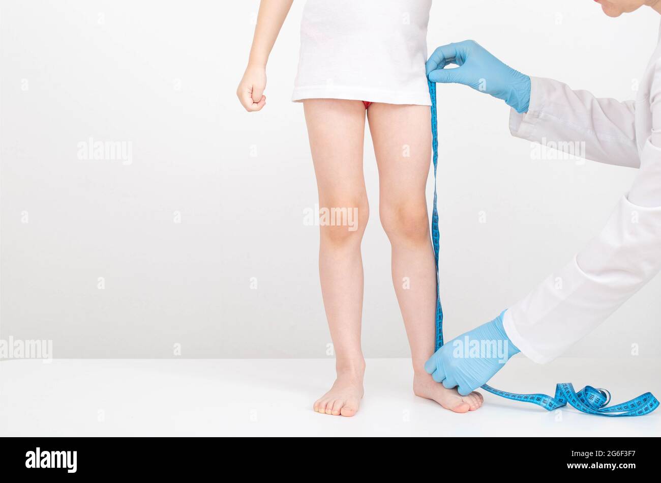 Child height weight measurement hi-res stock photography and images - Alamy