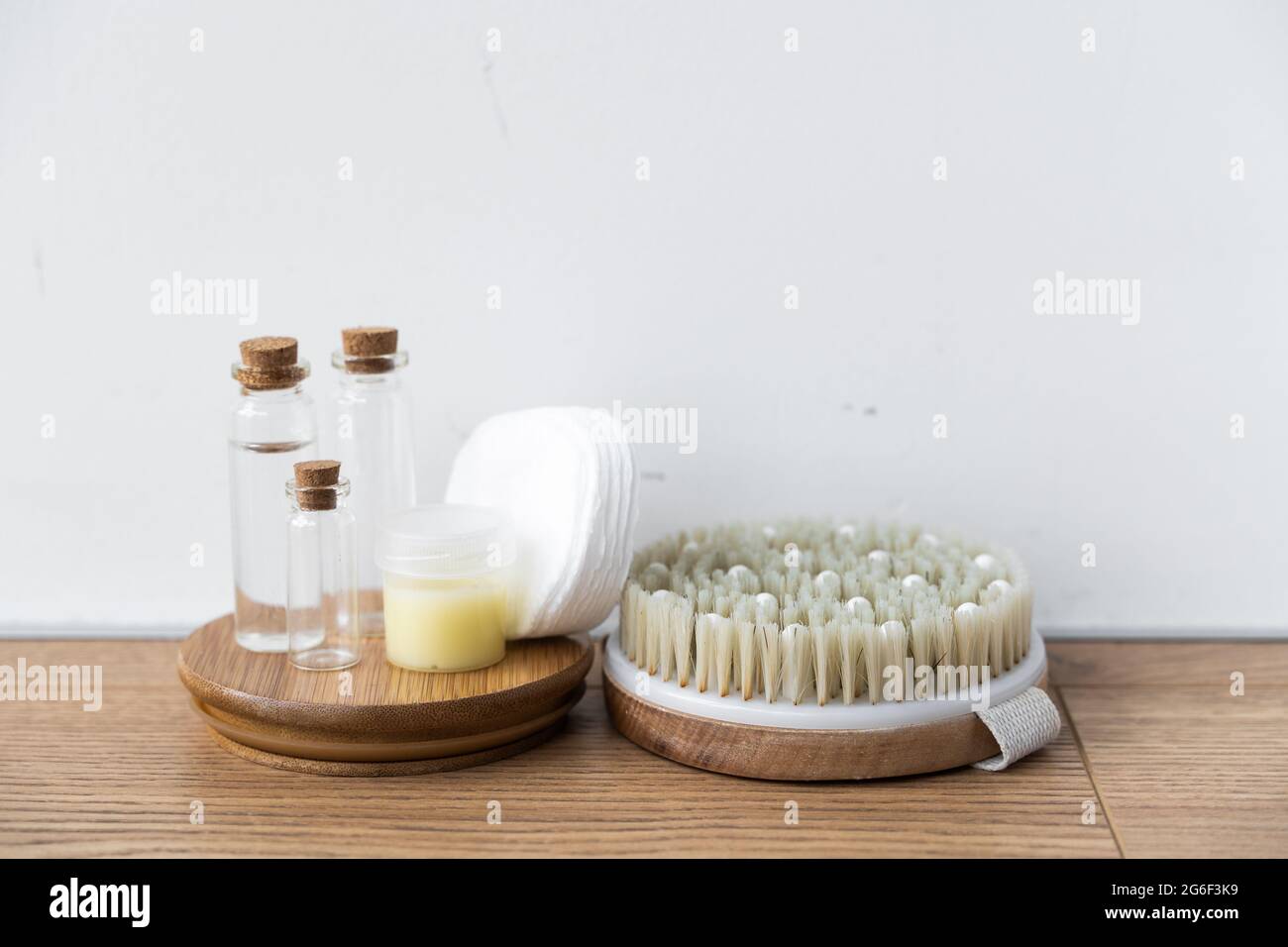 Reusable cosmetics with refill packing. Sustainable business, eco ...