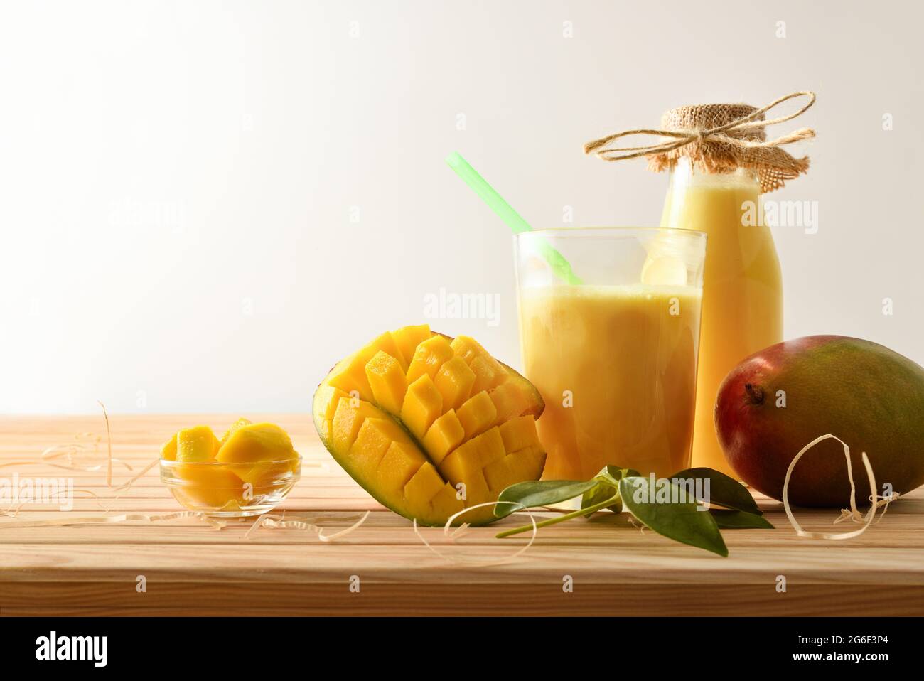 Mango juice bottle hi-res stock photography and images - Alamy