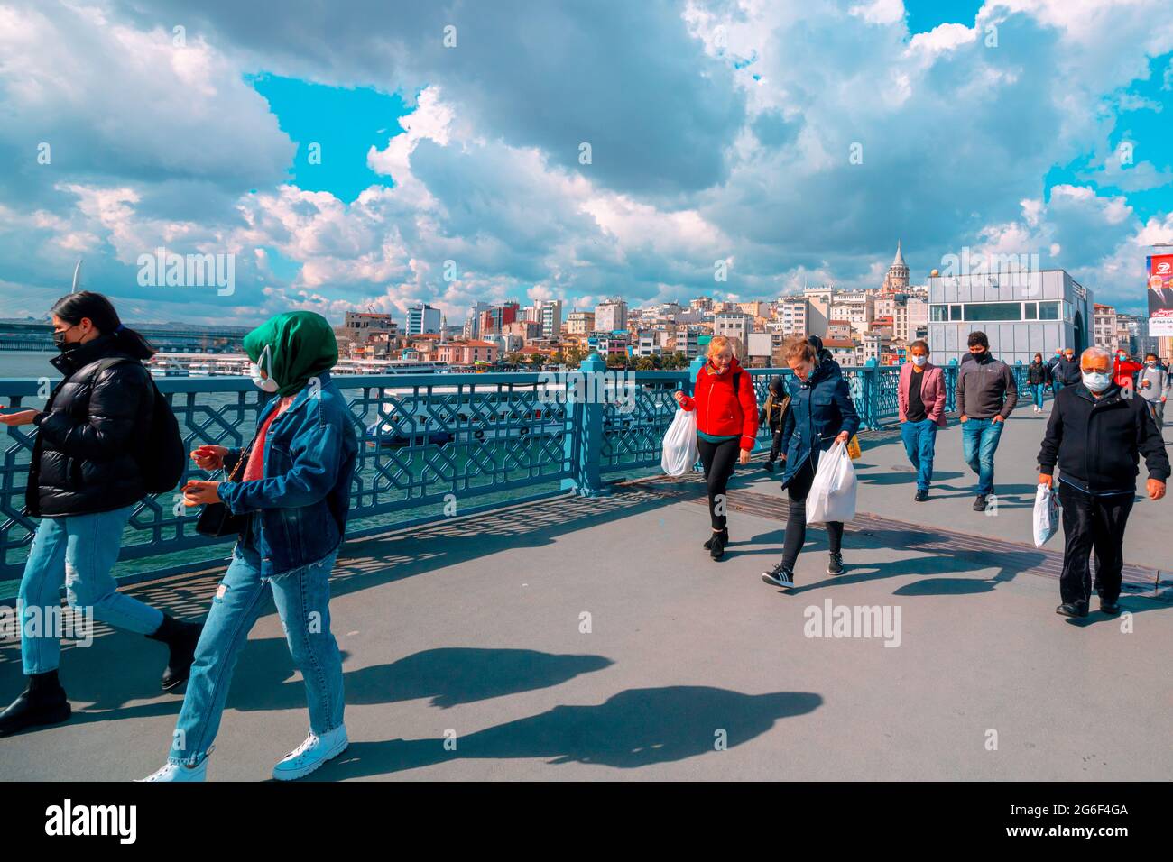 Walking istanbul hi-res stock photography and images - Alamy