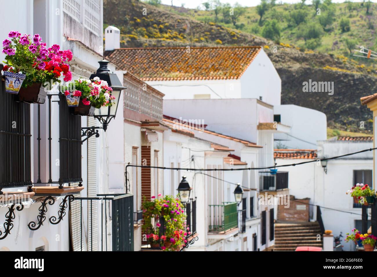 Spanish red roof tile hi-res stock photography and images - Alamy