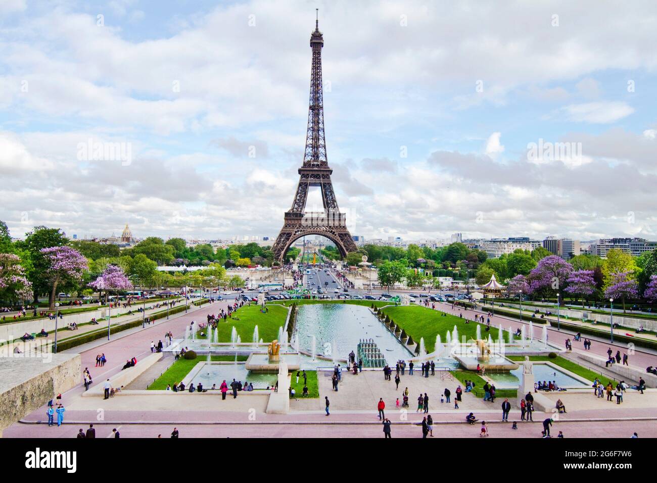 View of the beautiful iconic Eiffel tower in Paris, France Stock Photo ...