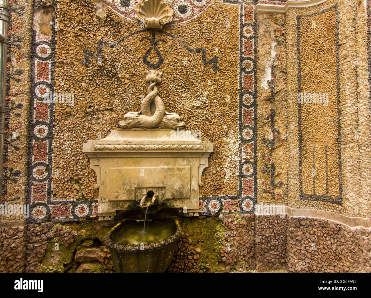 Fountain sintra portugal hi-res stock photography and images - Alamy