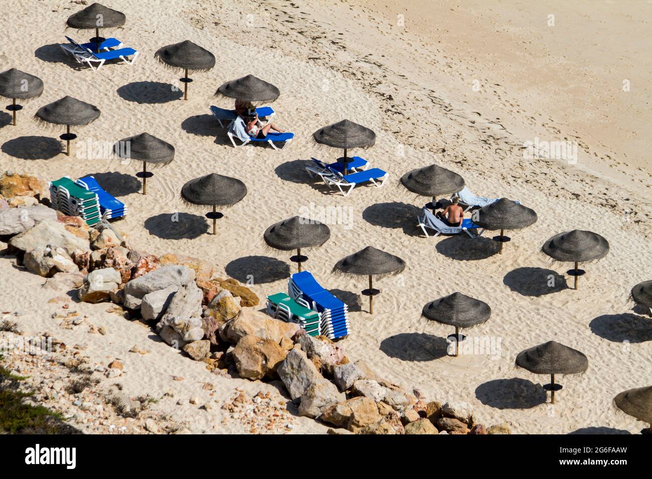 Beach umbrella top view hi-res stock photography and images - Alamy