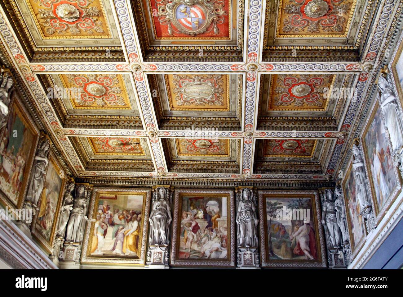 Inside ceilings hi-res stock photography and images - Alamy