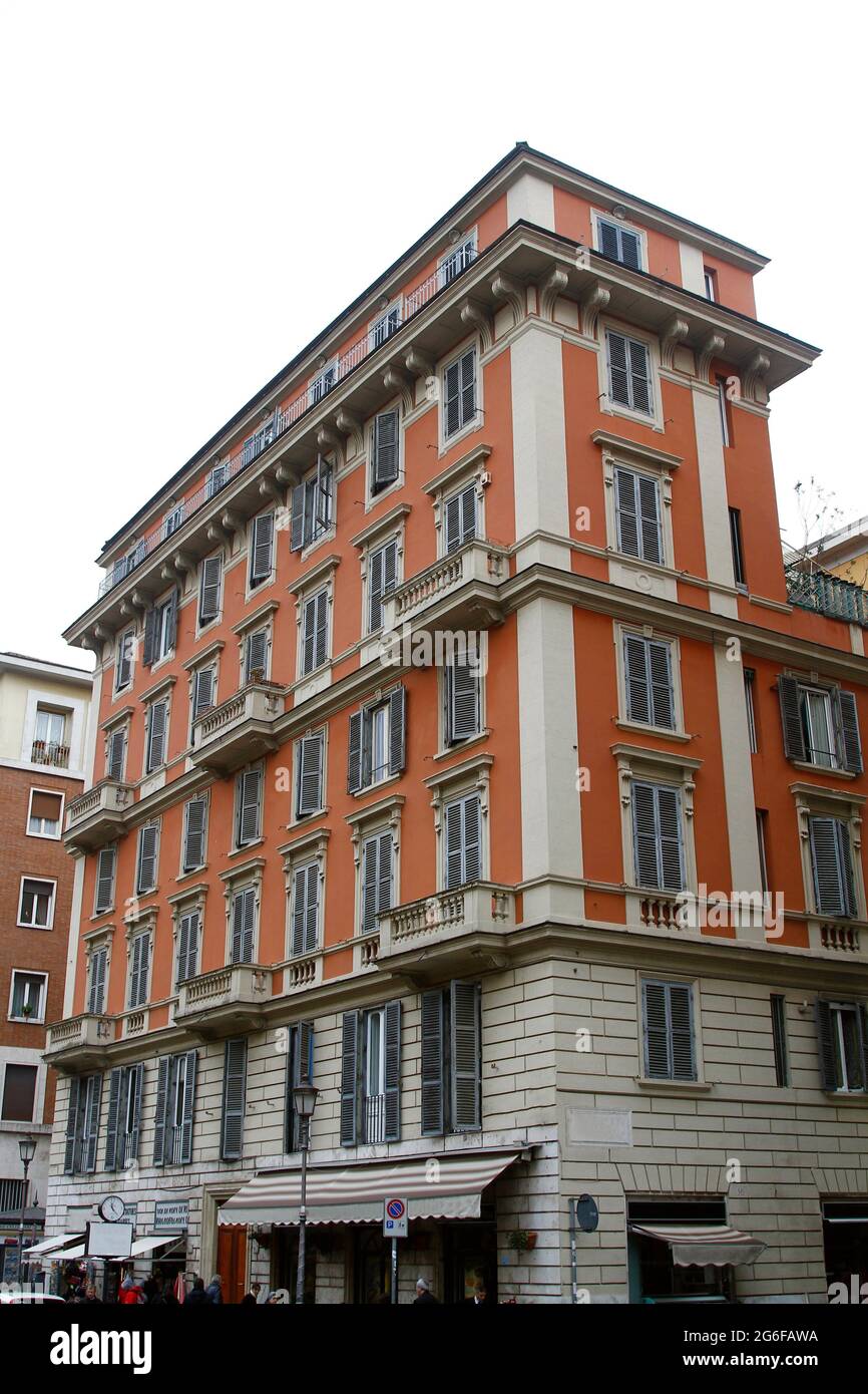 General view of the architecture of Rome buildings in Italy Stock Photo ...