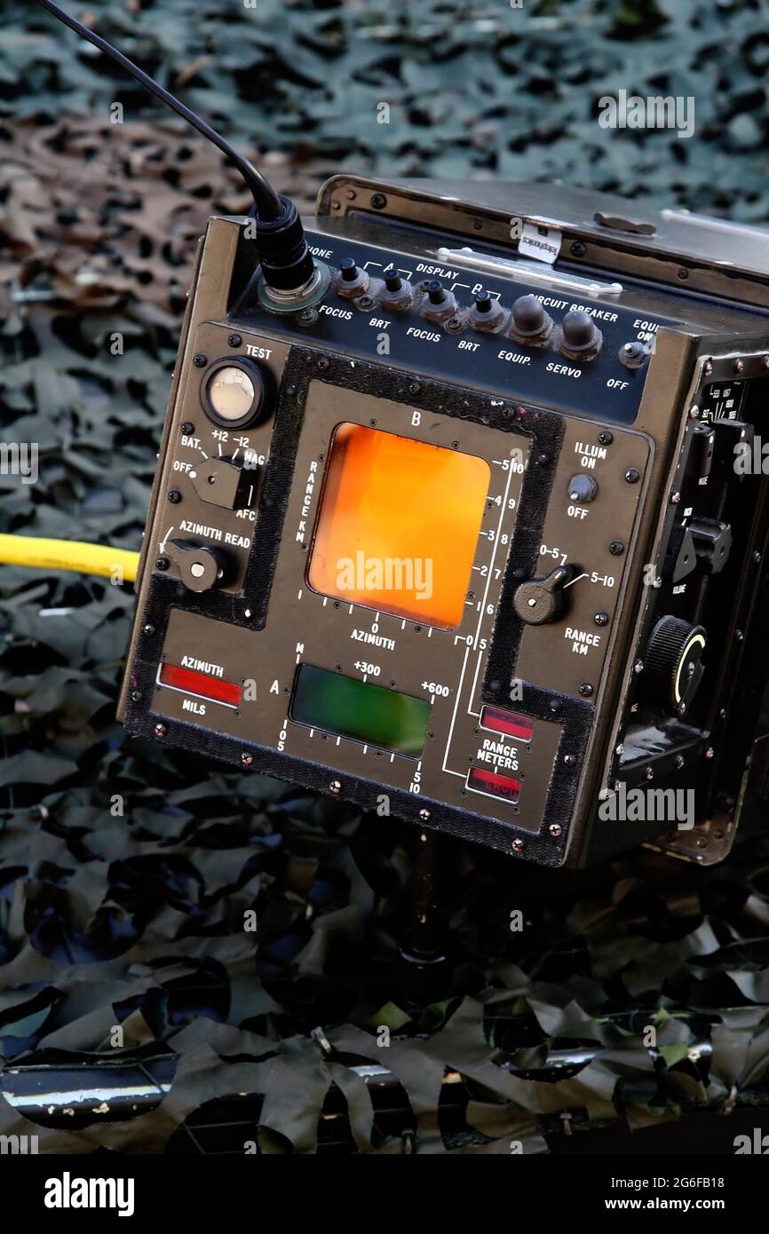 Military radar hi-res stock photography and images - Alamy