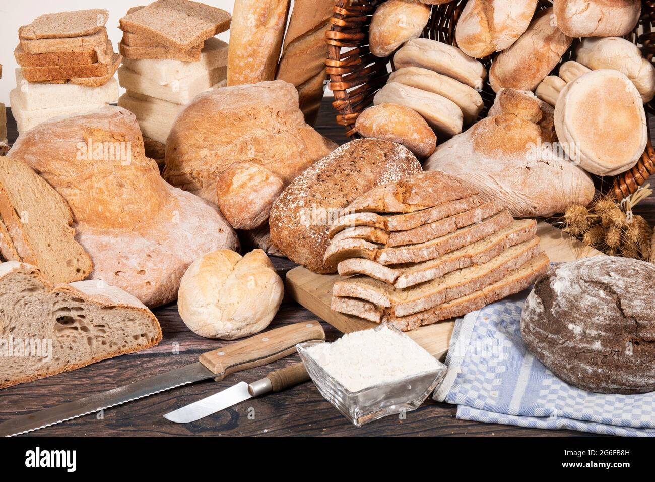 Bread varieties hi-res stock photography and images - Alamy