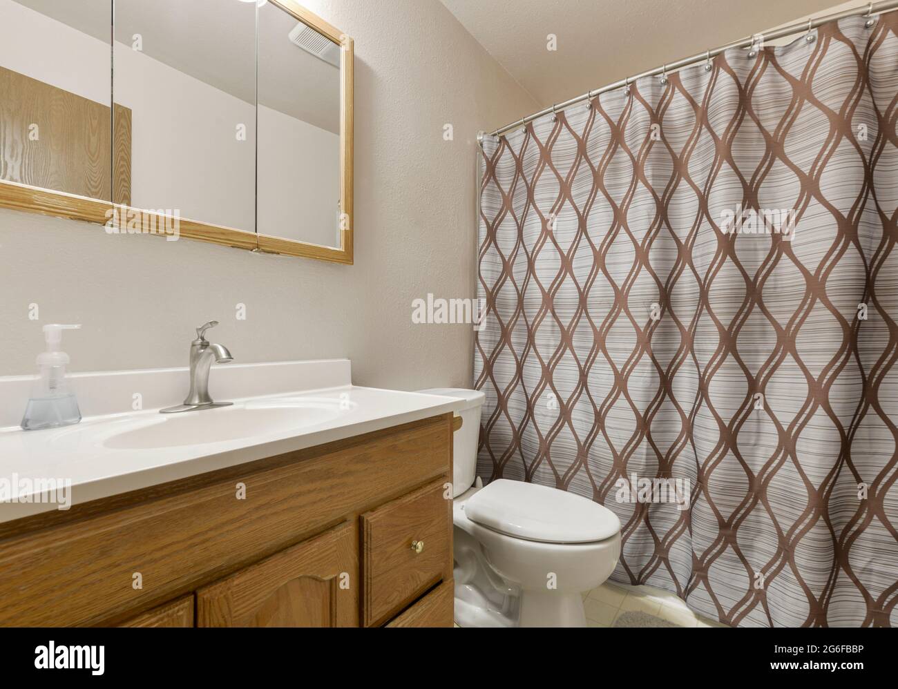 Modern residential bathroom interior Stock Photo - Alamy