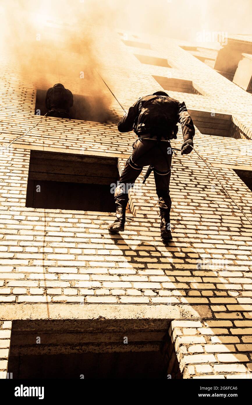 Swat army operation hi-res stock photography and images - Alamy