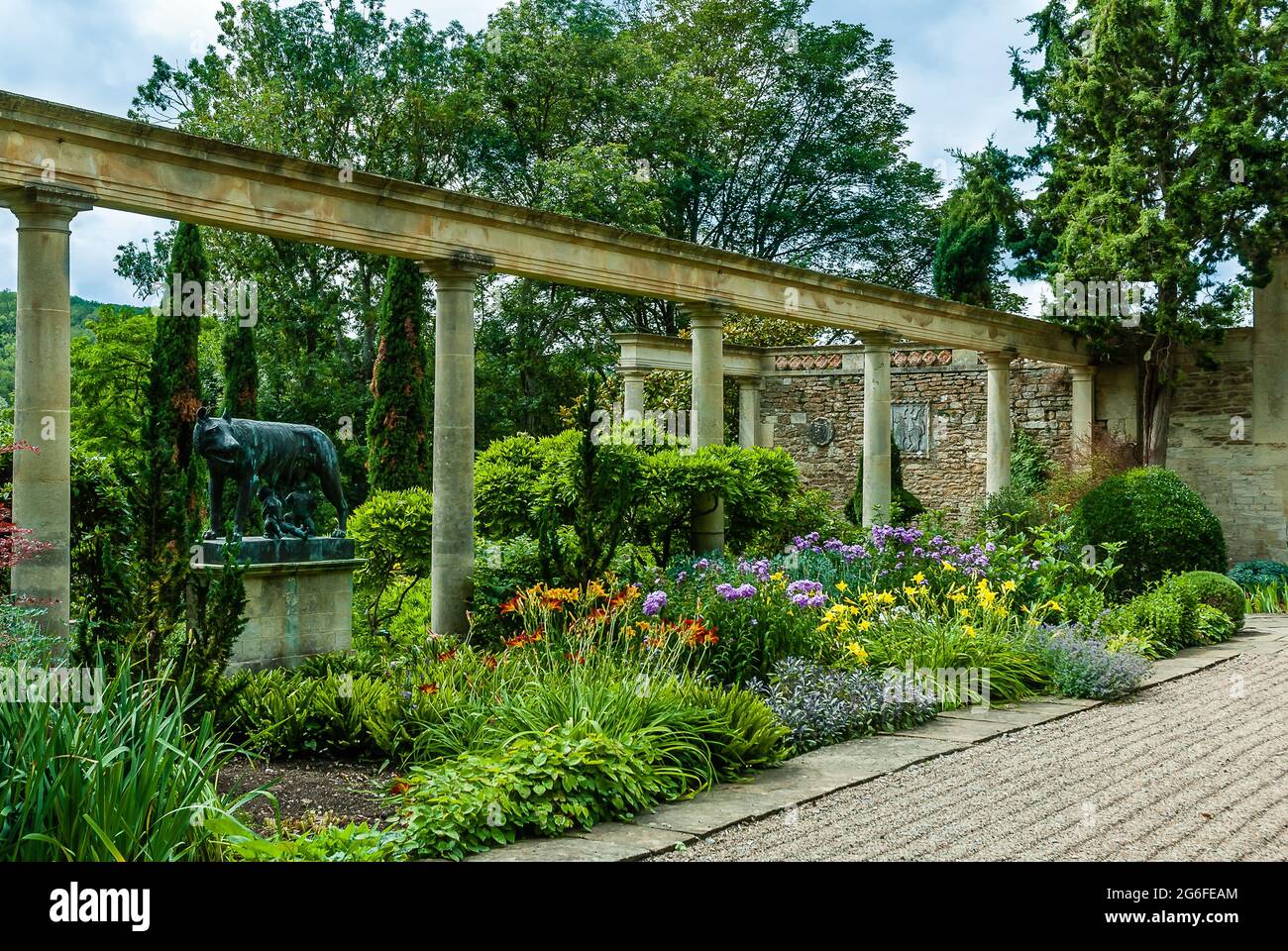 Iford garden hi-res stock photography and images - Alamy