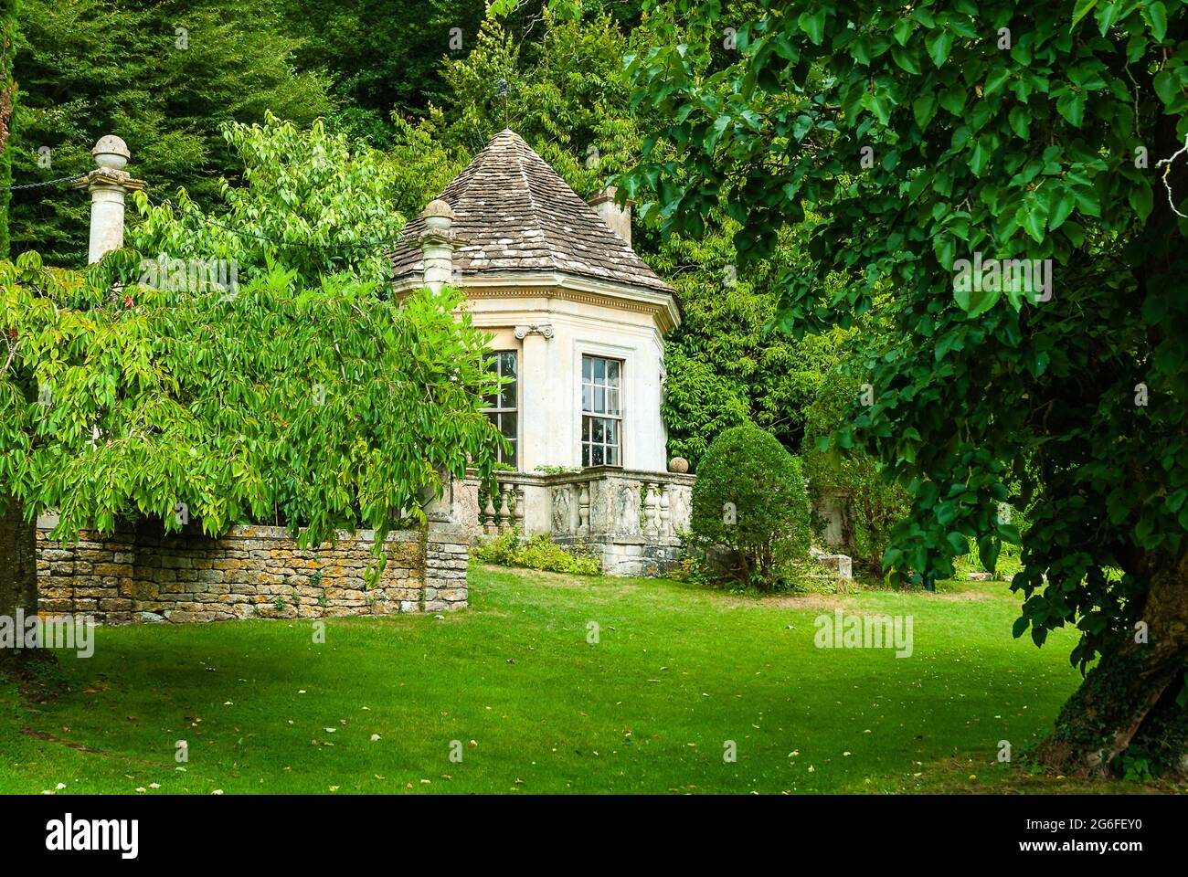A Summer House at Iford Manor in Wiltshire Stock Photo - Alamy