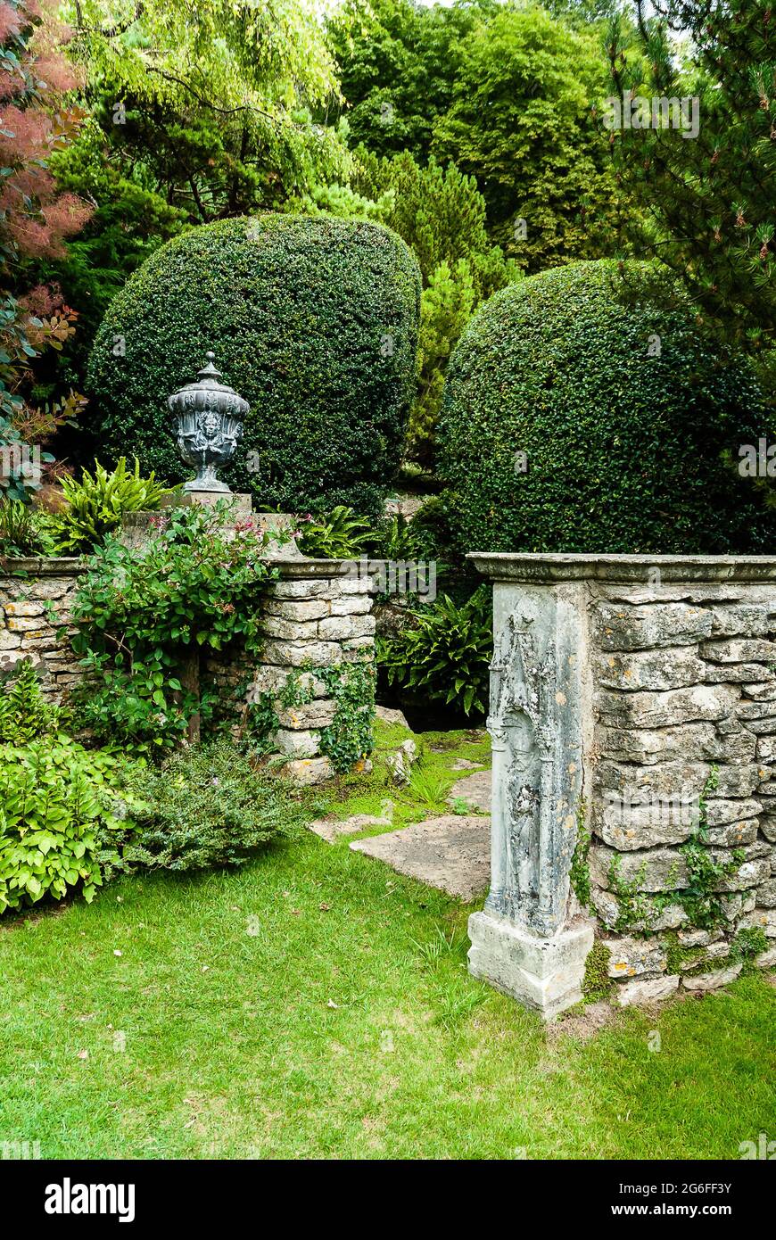 Iford Manor in Wiltshire Stock Photo - Alamy