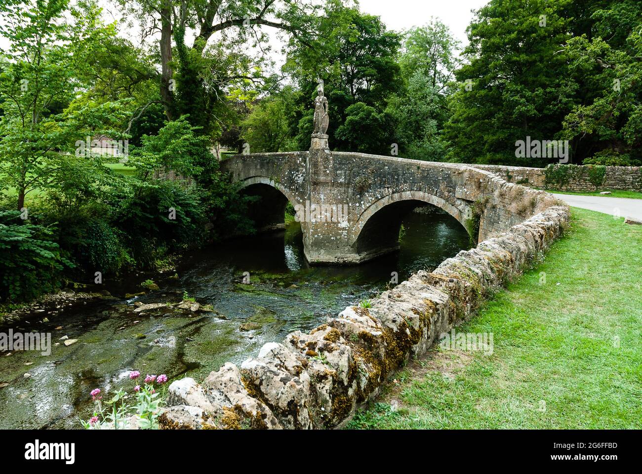 A bridge at Iford Manor in Wiltshire Stock Photo - Alamy