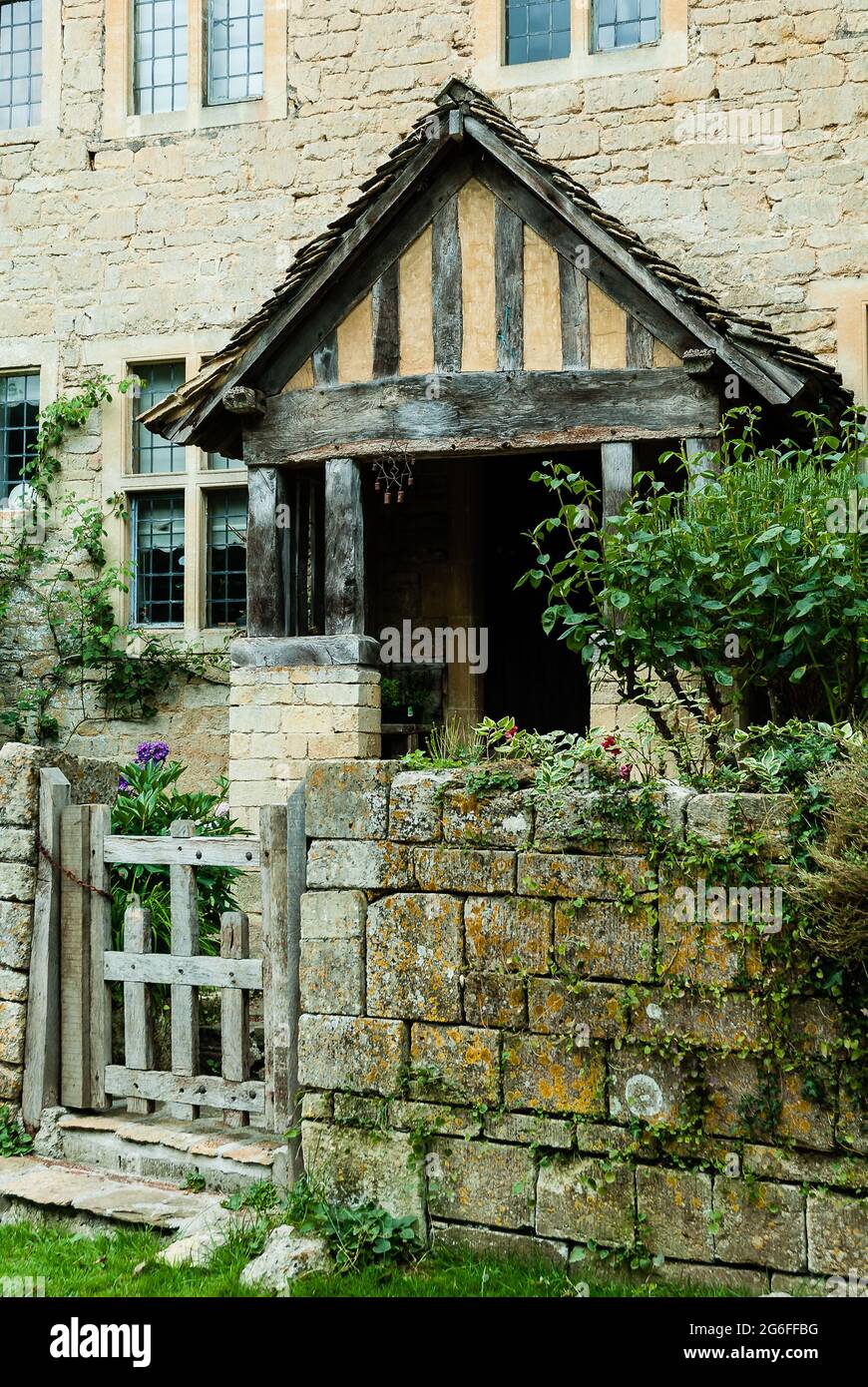 Iford manor garden hi-res stock photography and images - Alamy