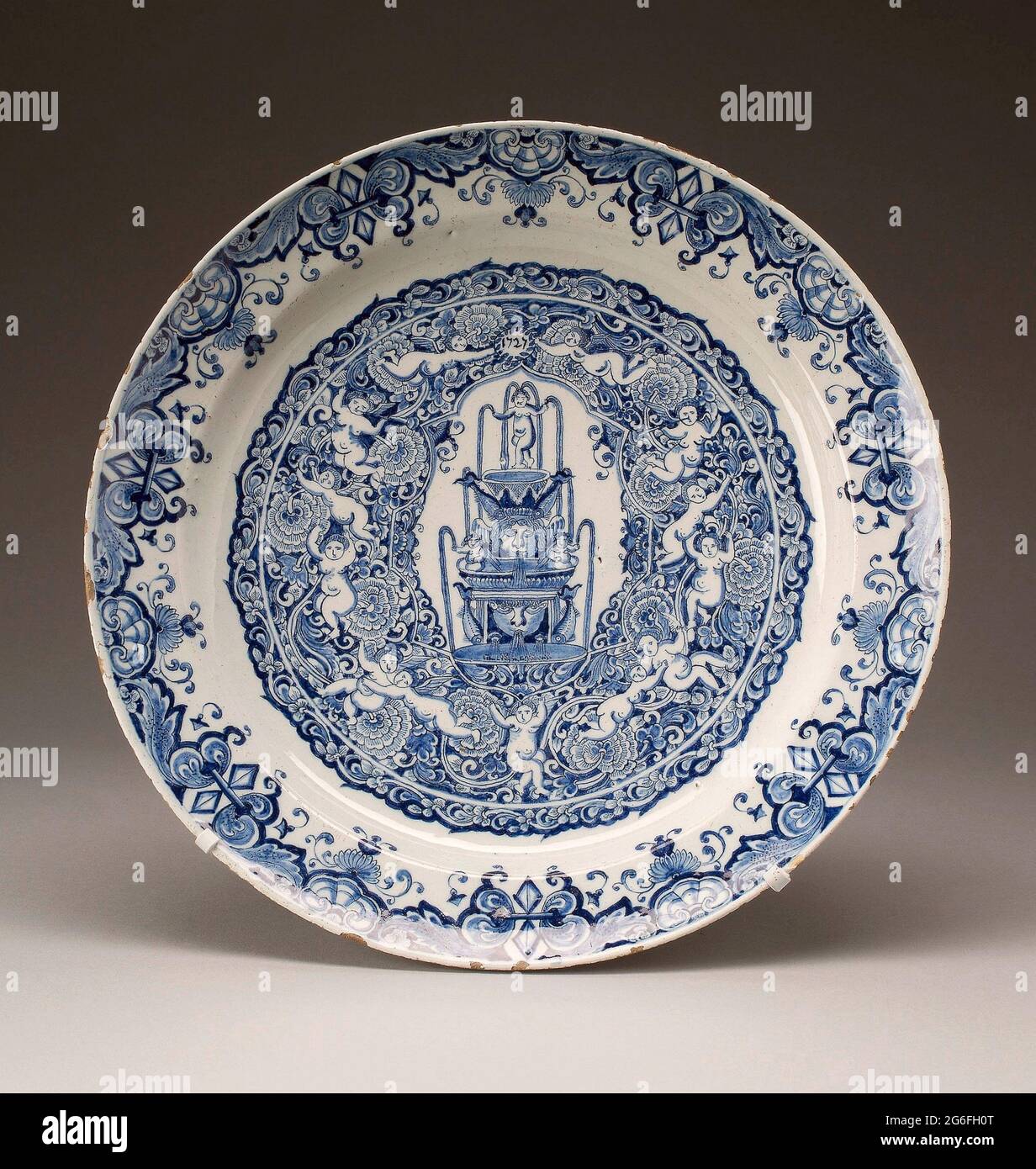 Delftware plate hi-res stock photography and images - Alamy