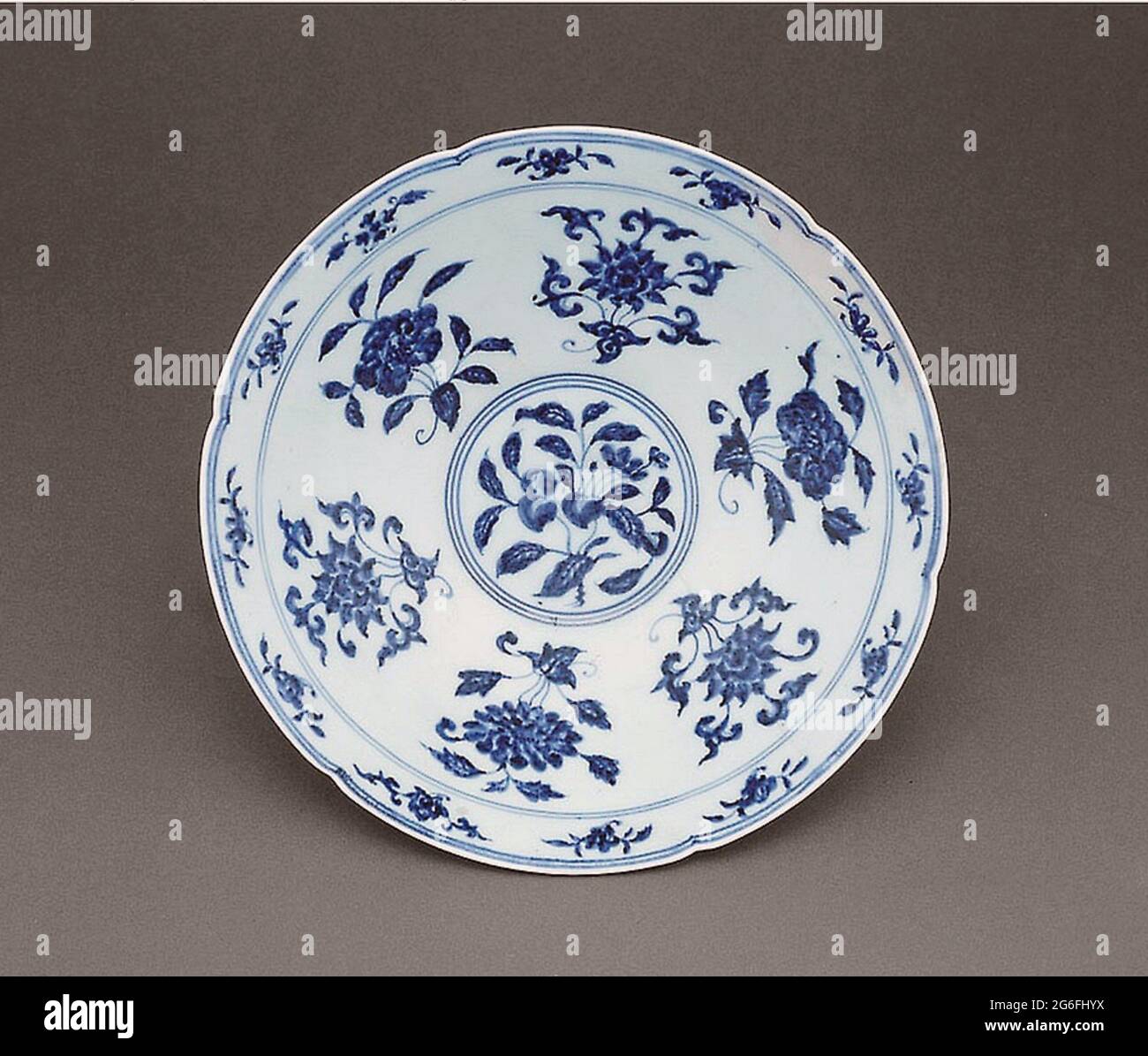 Blen And White Floral Bowl Ming Dynasty 1368 1644 Xuande Reign Mark And Period 1426