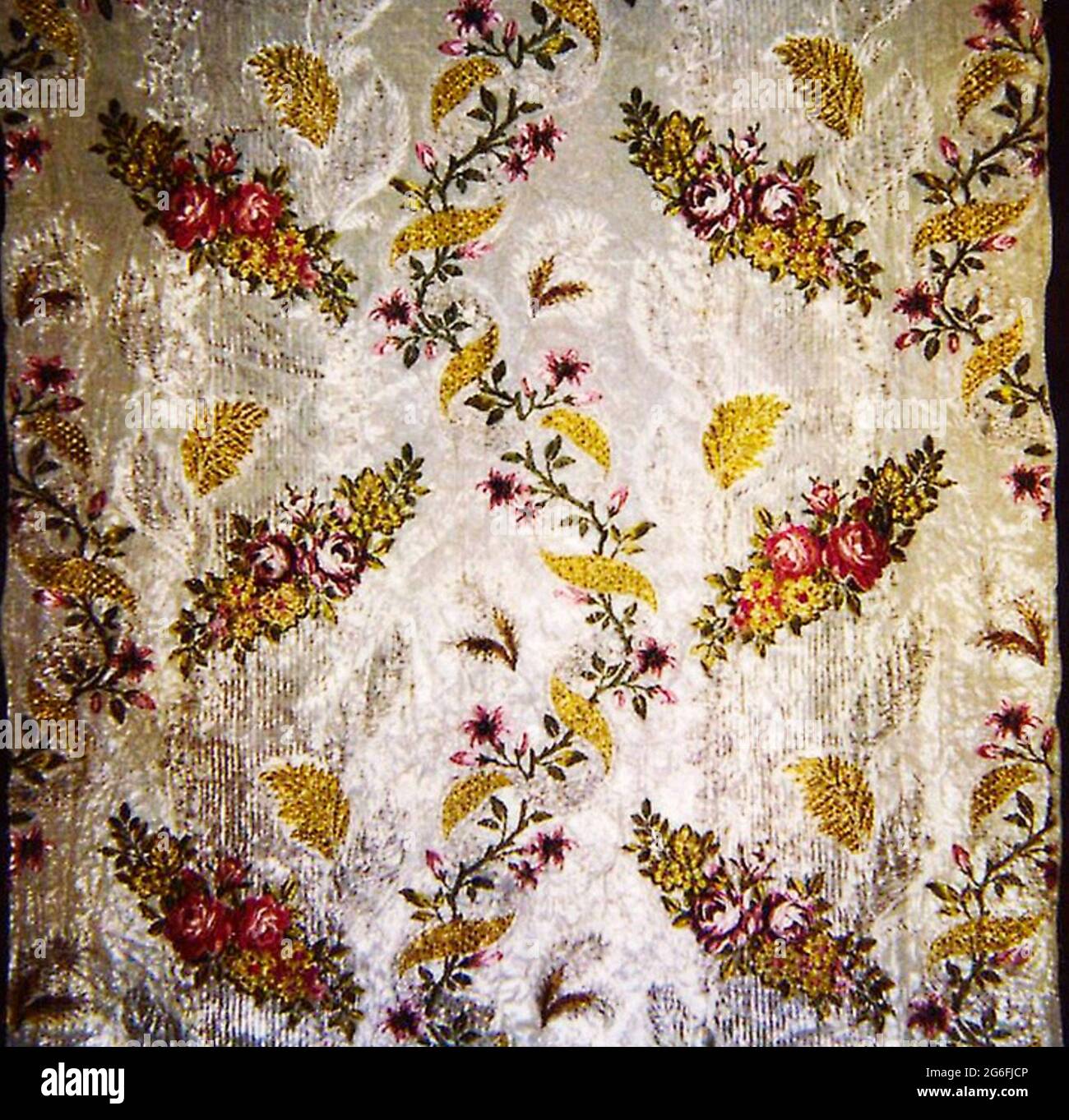 Silver metal strip wrapped hi-res stock photography and images - Alamy