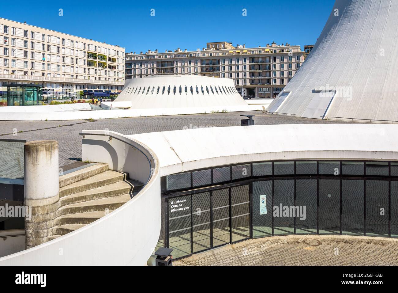 General view of the Espace Oscar Niemeyer including a public library ...