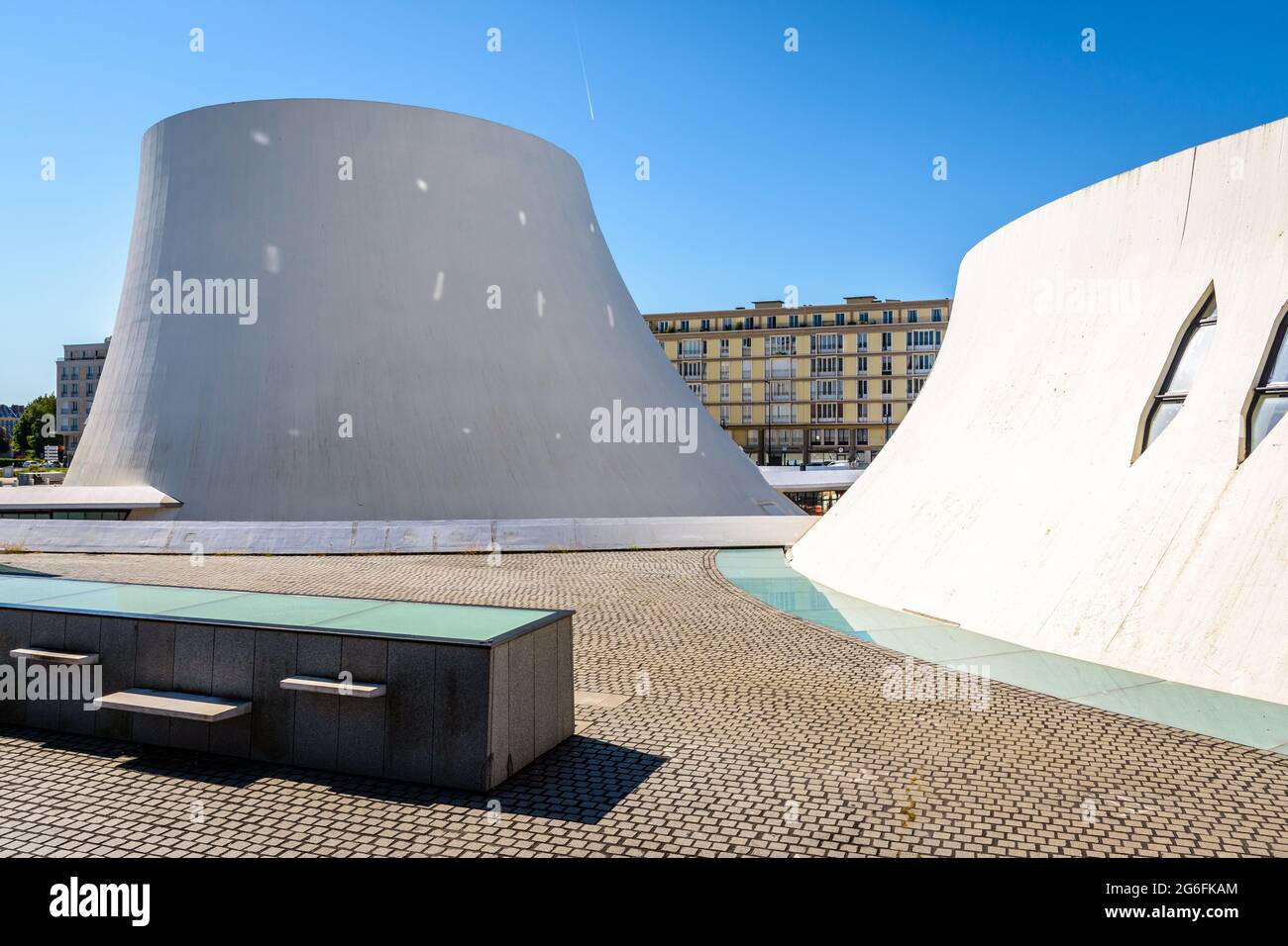 1982 building hi-res stock photography and images - Alamy