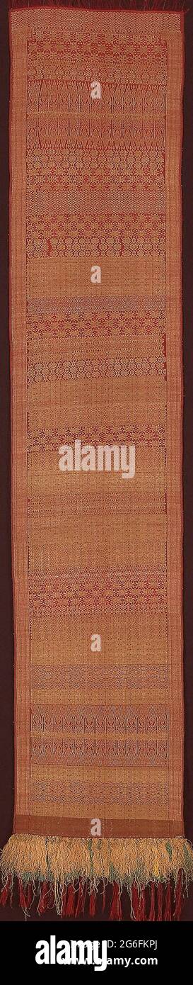 Shoulder Cloth High Resolution Stock Photography and Images - Alamy