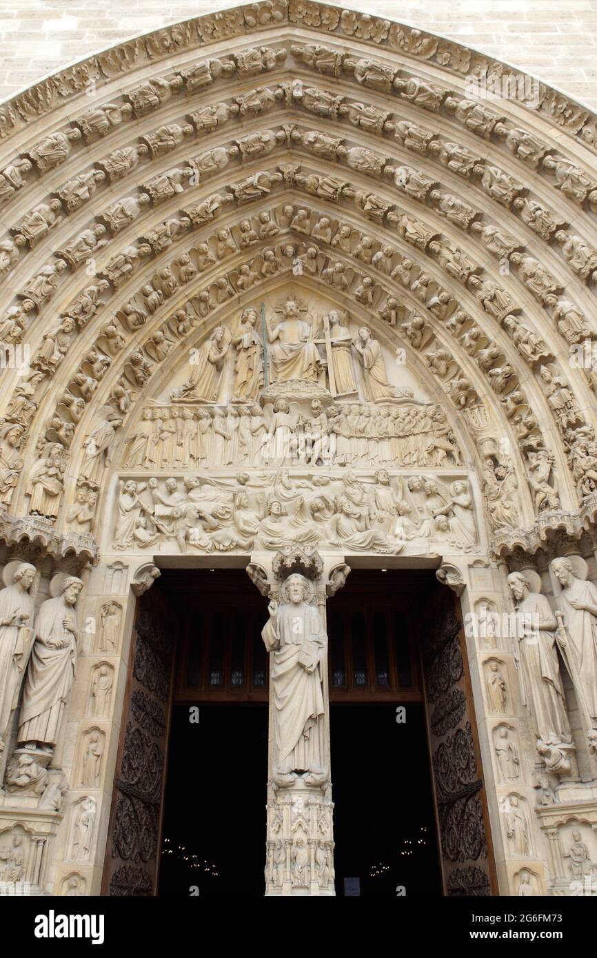 West doors notre dame paris hi-res stock photography and images - Alamy