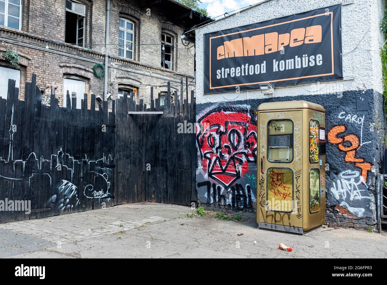 Telephone Booth Berlin High Resolution Stock Photography and Images - Alamy
