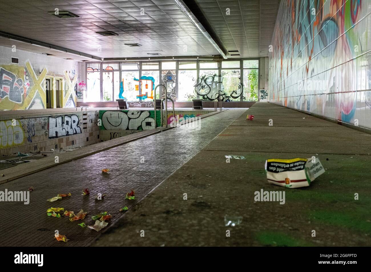 Hospital swimming pool hi-res stock photography and images - Alamy