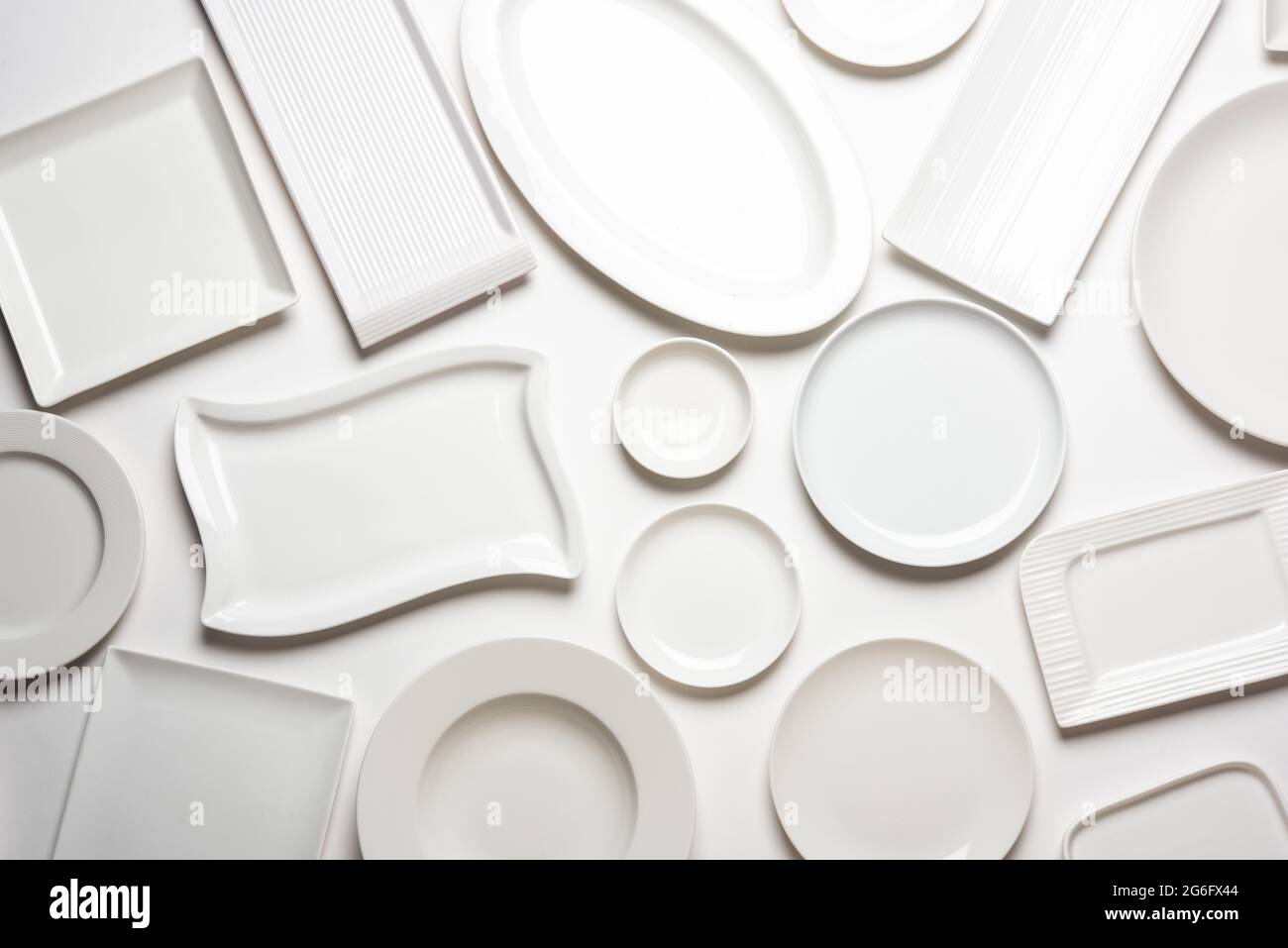Set of plates different sizes hi-res stock photography and images - Alamy
