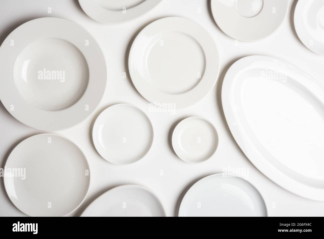 Different shapes of realistic food plates hi-res stock photography and ...