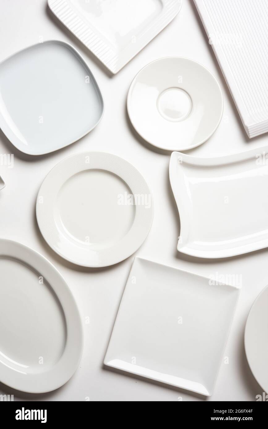 Set of plates different sizes hi-res stock photography and images - Alamy