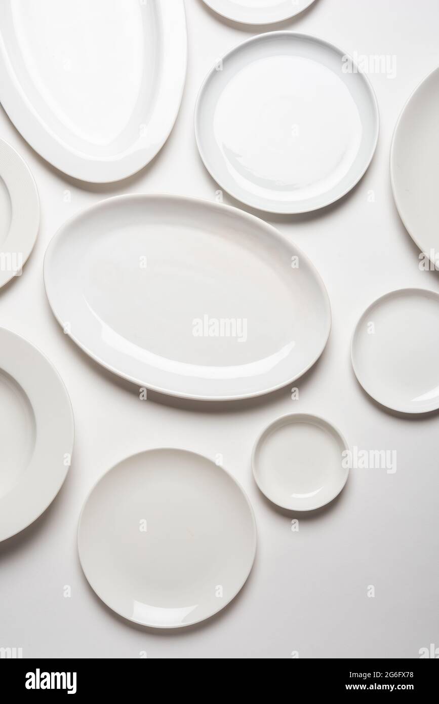 Set of plates different sizes hi-res stock photography and images - Alamy