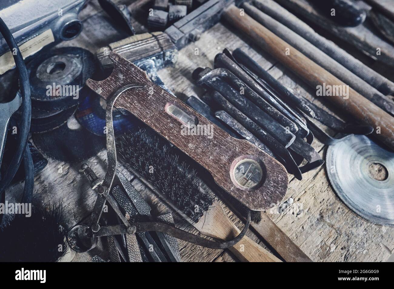 Close up rustic sculptor tools Stock Photo - Alamy