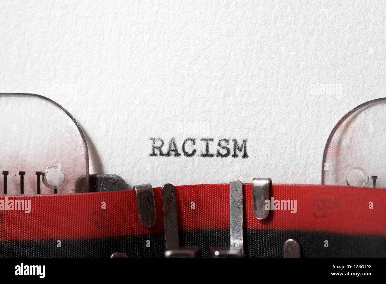 Old fashioned typewriter community hi-res stock photography and images ...