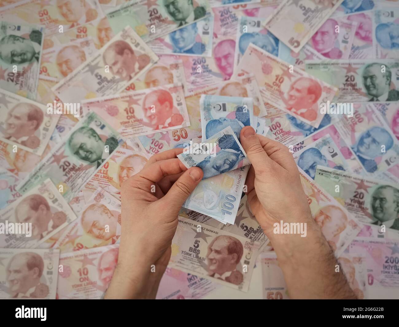 Hand counting Turkish money Stock Photo - Alamy