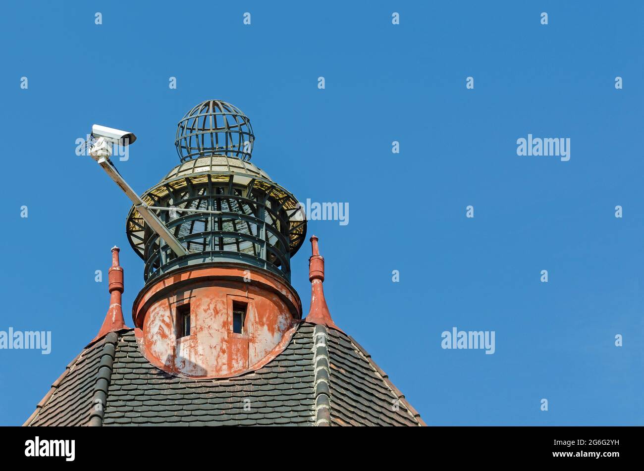 Cctv camera house hi-res stock photography and images - Alamy