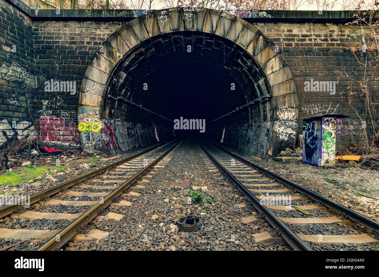 Brick train tunnel hi-res stock photography and images - Alamy