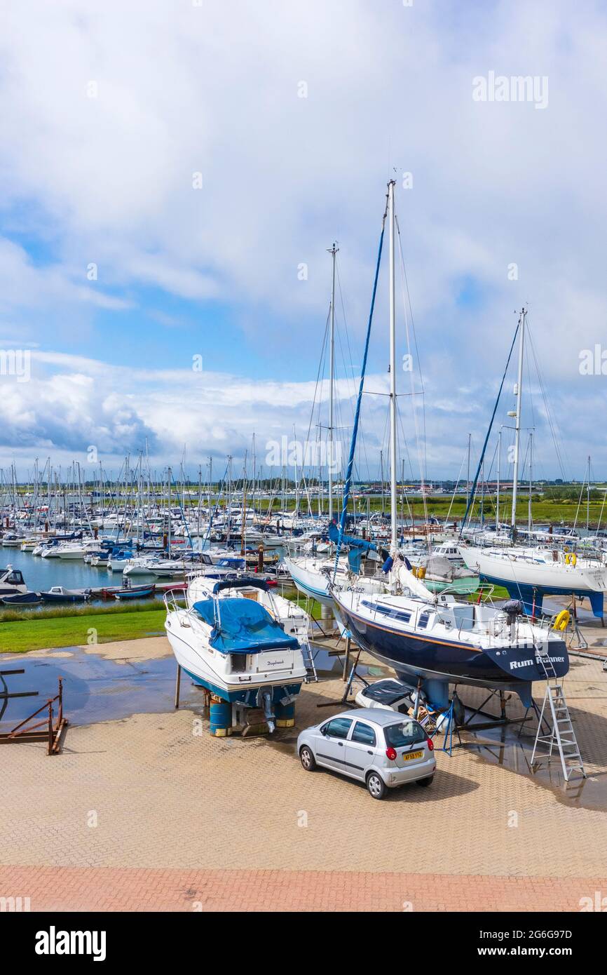 Crowded theme hi-res stock photography and images - Alamy