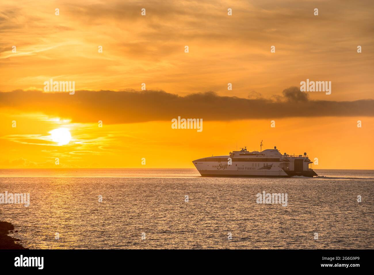 Holyhead ferry hi-res stock photography and images - Alamy