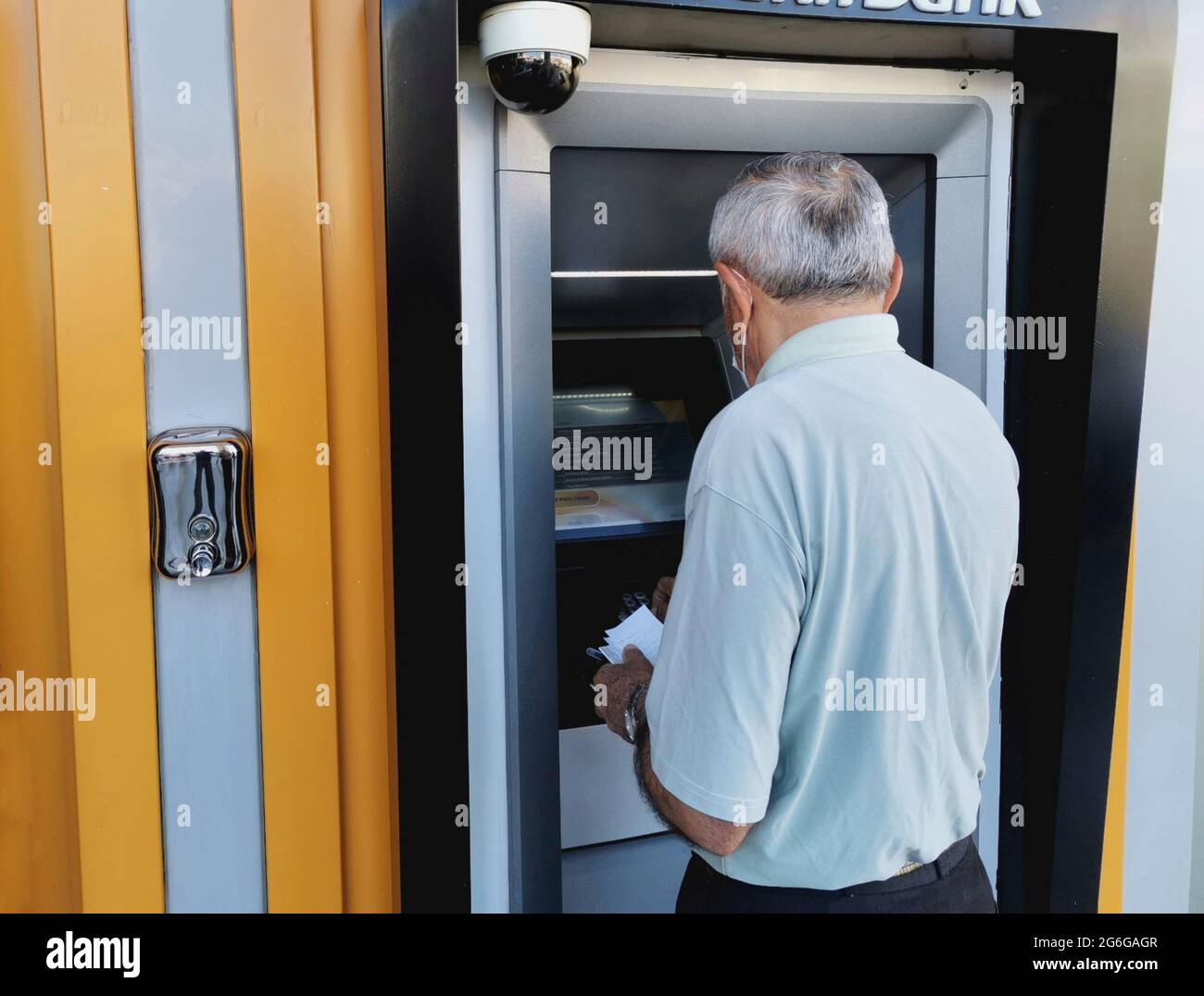 Withdraw money hi-res stock photography and images - Alamy