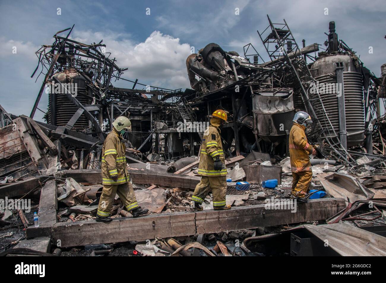 Fire damaged structures hi-res stock photography and images - Alamy