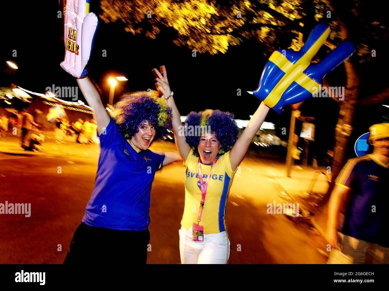 Fifa world cup fan signs hi-res stock photography and images - Alamy