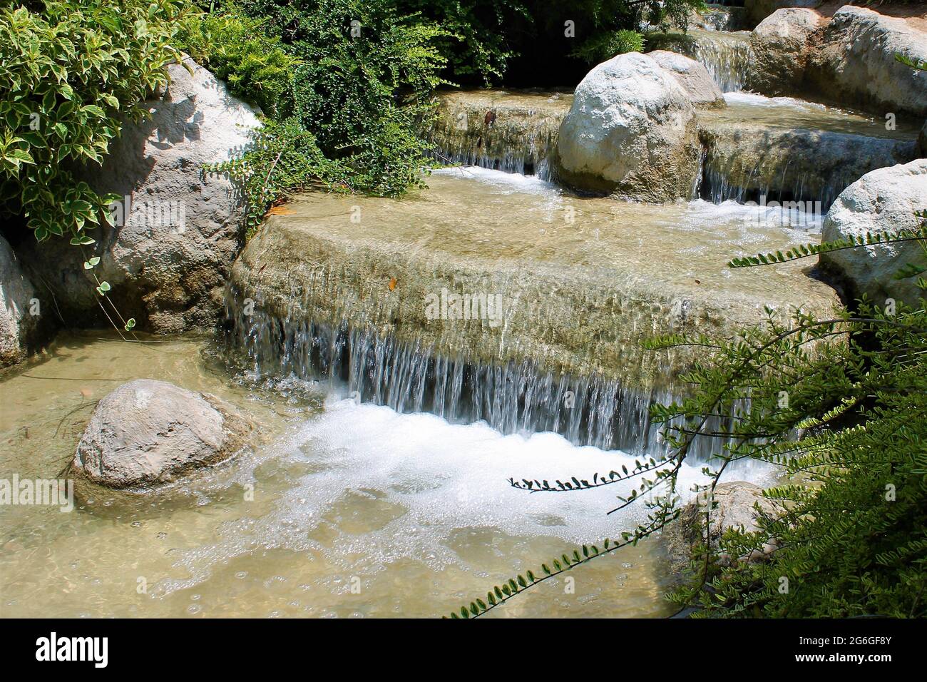 Mini waterfall garden hi-res stock photography and images - Alamy
