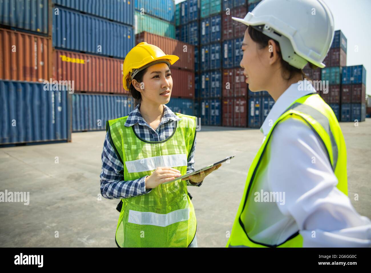 Head manager engineer teach and introduce or planning Business ...